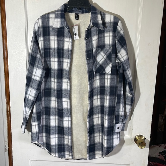 Windsor | Tops | Windsor Fur Lined Flannel | Poshmark